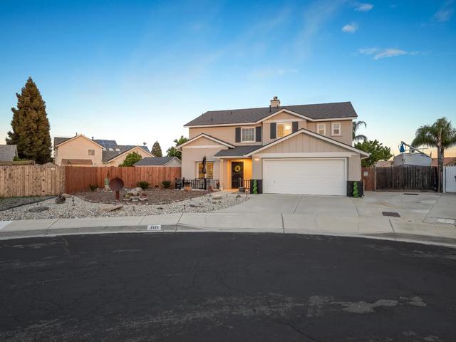 3523 Hornet Ave, Clovis, CA 93611 | MLS# 627937 | 48 Photos - Movoto