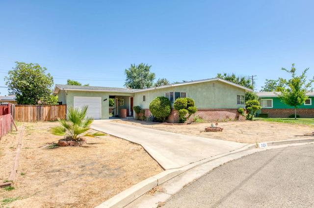 2120 Richard Ave, Sanger, CA 93657 | MLS# 632241 | 32 Photos - Movoto
