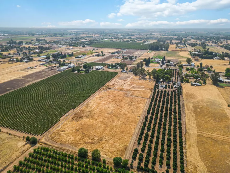 3520 N Bethel Dr, Sanger, CA 93657 | MLS# 637487 | 38 Photos - Movoto