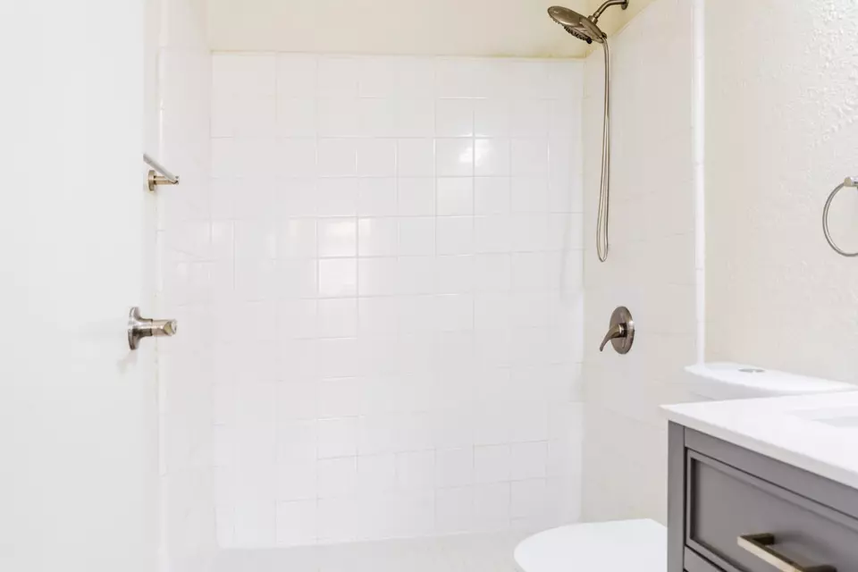 12644 W H, Biola, CA 93606 | MLS# 643398 | 29 Photos - Movoto