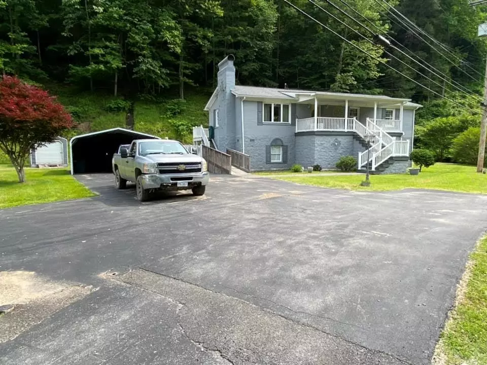 1002 Fairview St, Grundy, VA 24614 | 49 Photos - Movoto