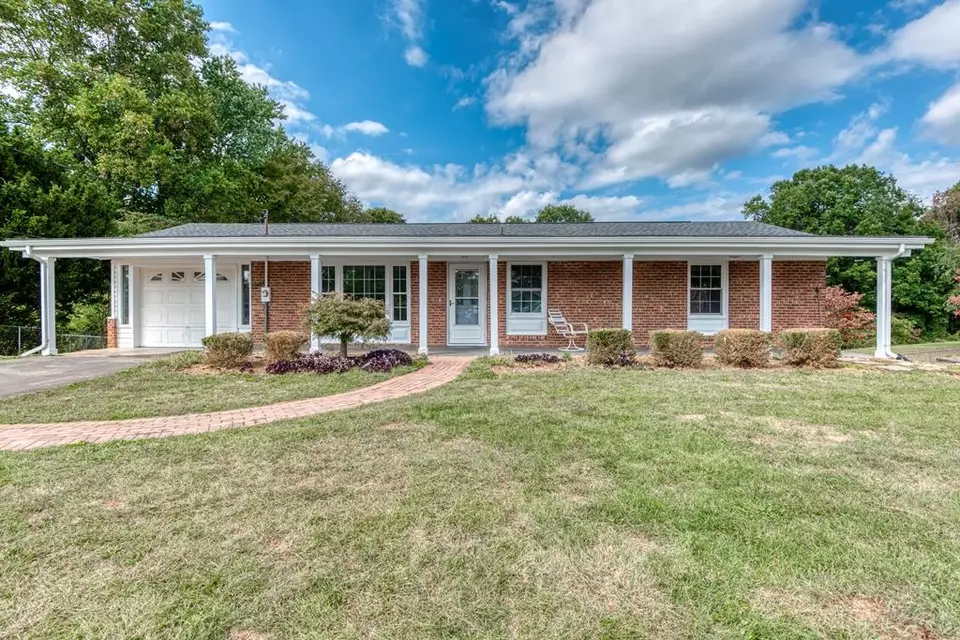 15335 Skyland Ave, Bristol, VA 24202 | 26 Photos - Movoto