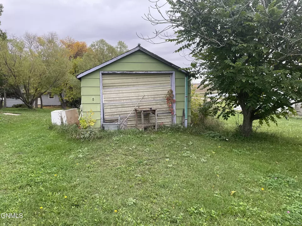 102 Rowan Ave E, Goodrich, ND 58444 | 14 Photos - Movoto