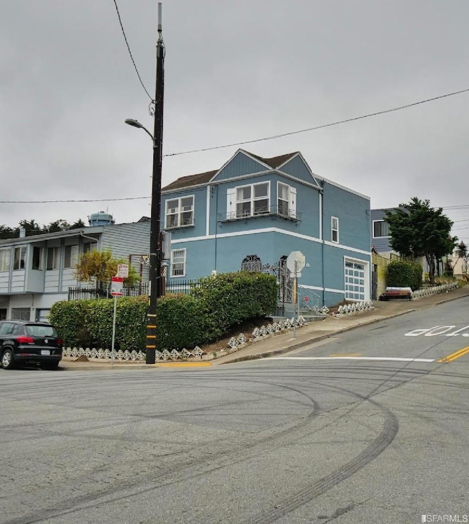 976 Avalon Ave, San Francisco, CA 94112 | 41 Photos - Movoto