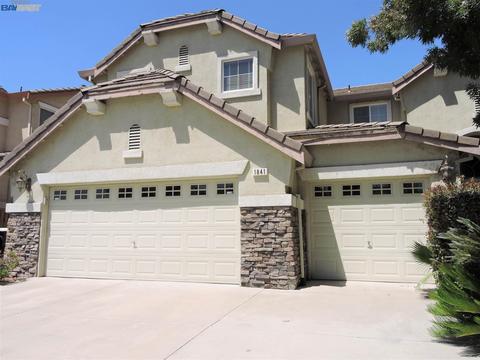 1841 Lynn W Riffle St, Tracy, CA 95304 | 32 Photos | MLS #41001358 - Movoto