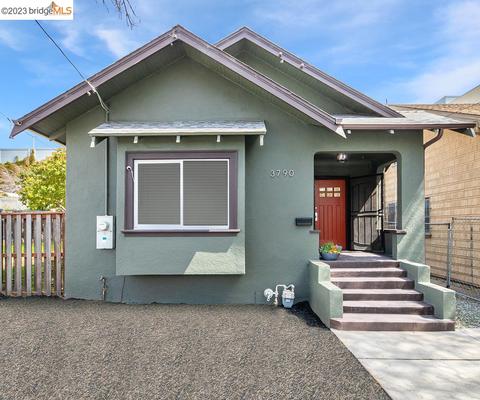 3790 Manila Ave, Oakland, CA 94609 | 10 Photos | MLS #41025271 - Movoto