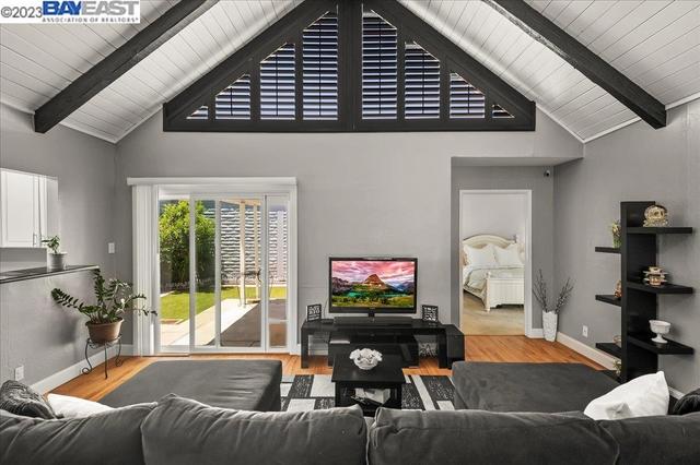 2906 N Apple Ct, Antioch, CA 94509 | 35 Photos - Movoto