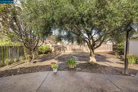 2365 Andrade Ave, Richmond, CA 94804 | 35 Photos - Movoto