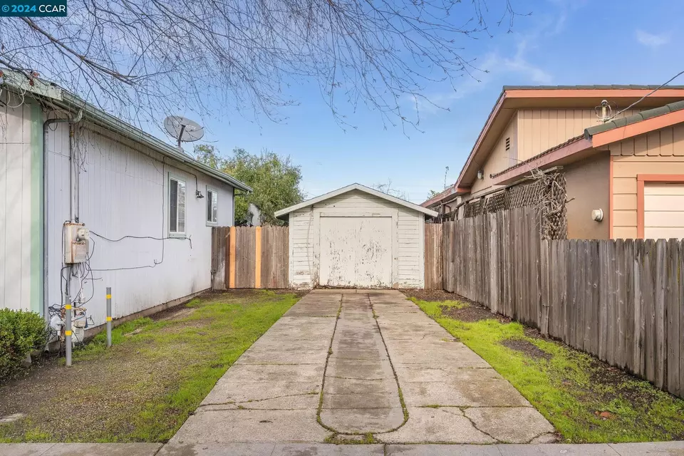 2365 Andrade Ave, Richmond, CA 94804 | 35 Photos - Movoto