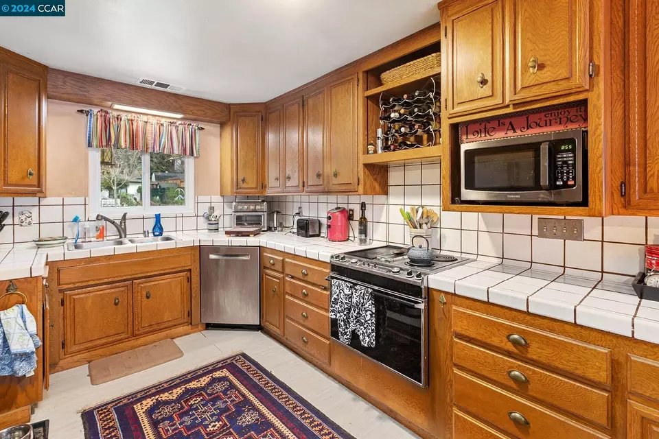 3328 Mildred Ln, Lafayette, CA 94549 | 15 Photos - Movoto