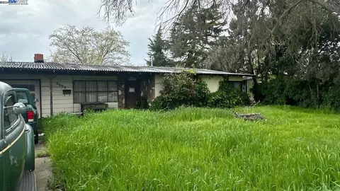 2559 Lynn Ave, Concord, CA 94520 | 17 Photos - Movoto