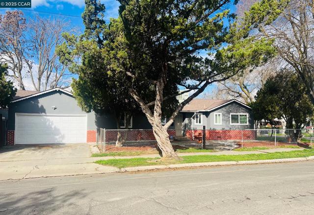 1207 South Ave, Modesto, CA 95351 | MLS# 41084937 | 24 Photos - Movoto