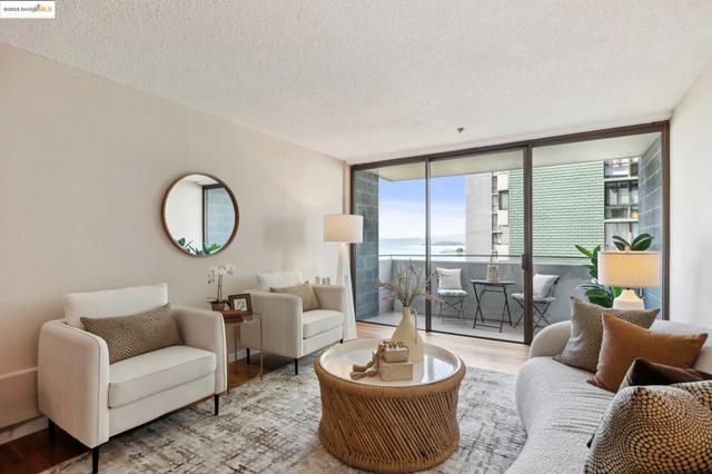 555 Pierce St #104, Albany, CA 94706 | MLS# 41098188 | 11 Photos - Movoto