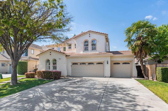 423 Riley Ct, Tracy, CA 95377 | MLS# 41091162 | 52 Photos - Movoto