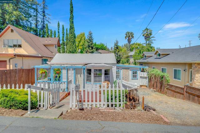 881 Merle Ave, Martinez, CA 94553 | MLS# 41098012 | 28 Photos - Movoto