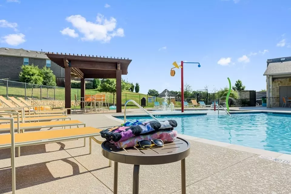 1006 Longbow Trl, Justin, TX 76247 | MLS# 5555324b537ddbdb | 94 Photos ...