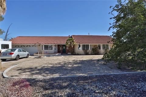 11201 5th Ave, Hesperia, CA 92345 | 14 Photos | MLS #CV22243111 - Movoto