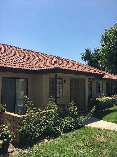 19241 Elm Dr, Apple Valley, CA 92308 | 17 Photos | MLS #CV23093303 - Movoto