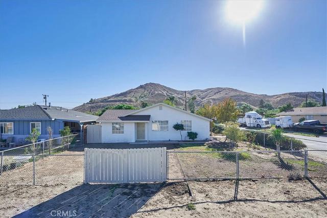 18407 9th St, Bloomington, CA 92316 | 41 Photos - Movoto