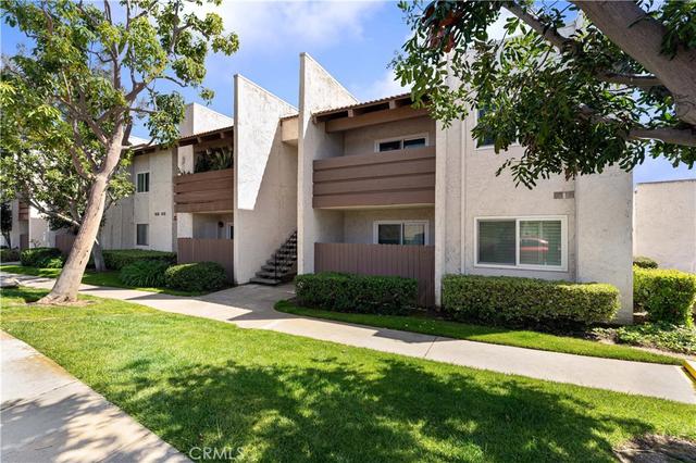 17522 Vandenberg Ln #3, Tustin, CA 92780 | 25 Photos - Movoto