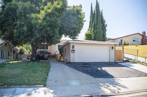 216 S Walnut Ave, Placentia, CA 92870 | 13 Photos - Movoto