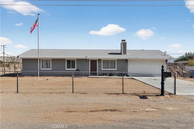 16485 Dale Evans Pkwy, Apple Valley, CA 92307 | MLS# CV25250093 | 30 ...