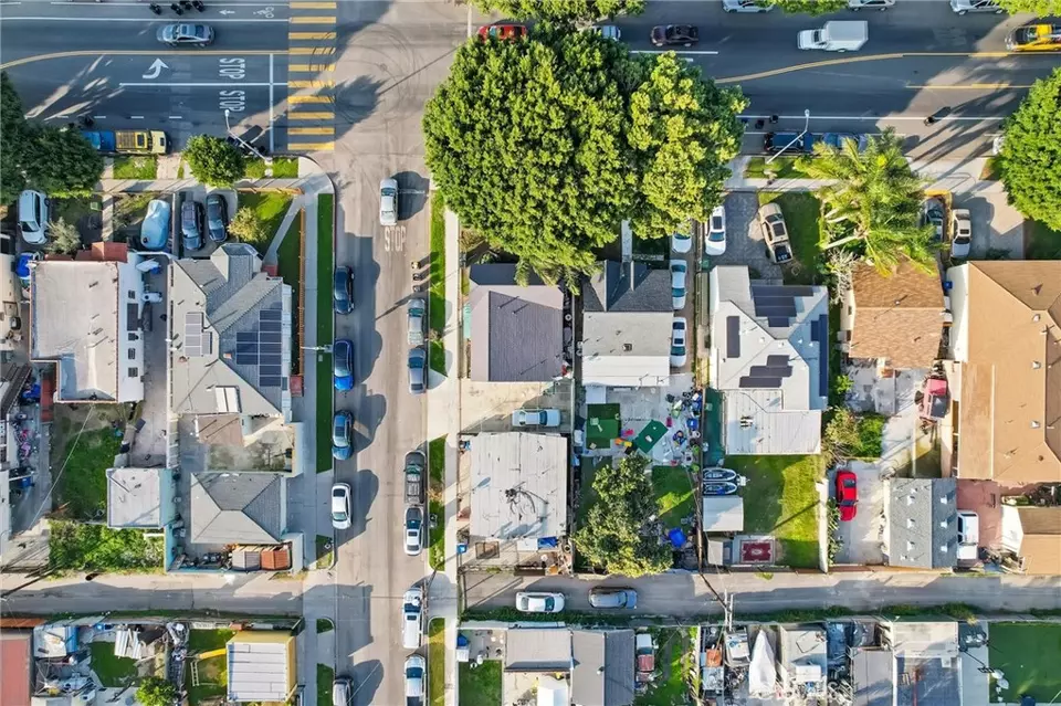 402 E 92nd St, Los Angeles, CA 90003 | 25 Photos - Movoto