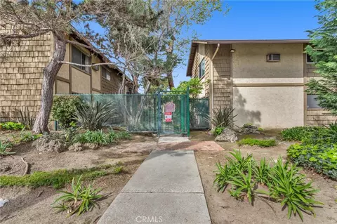 3050 S Bristol St #2E, Santa Ana, CA 92704 | 41 Photos - Movoto