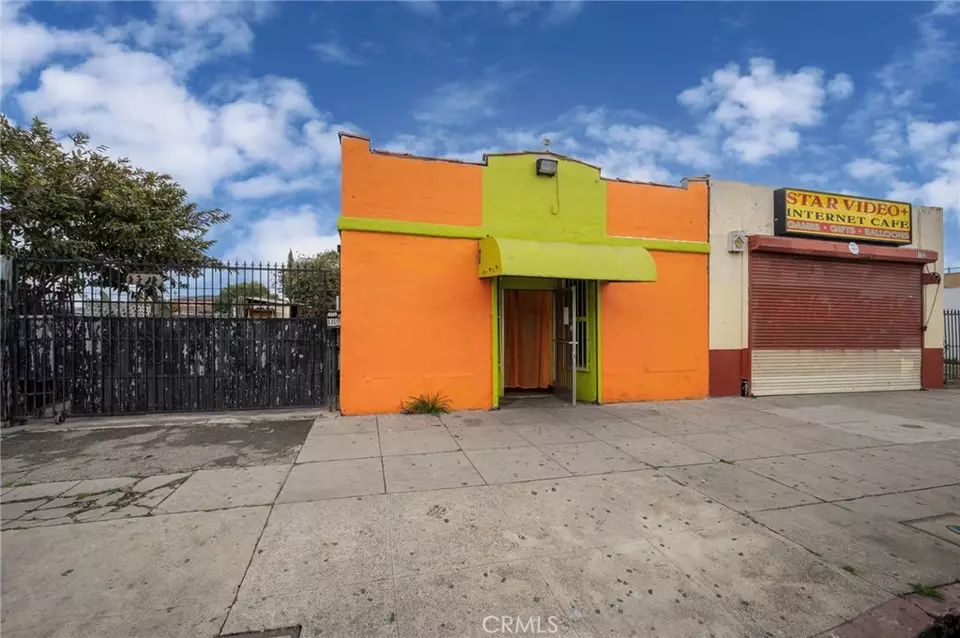 8310 S Broadway, Los Angeles, CA 90003 | 28 Photos - Movoto