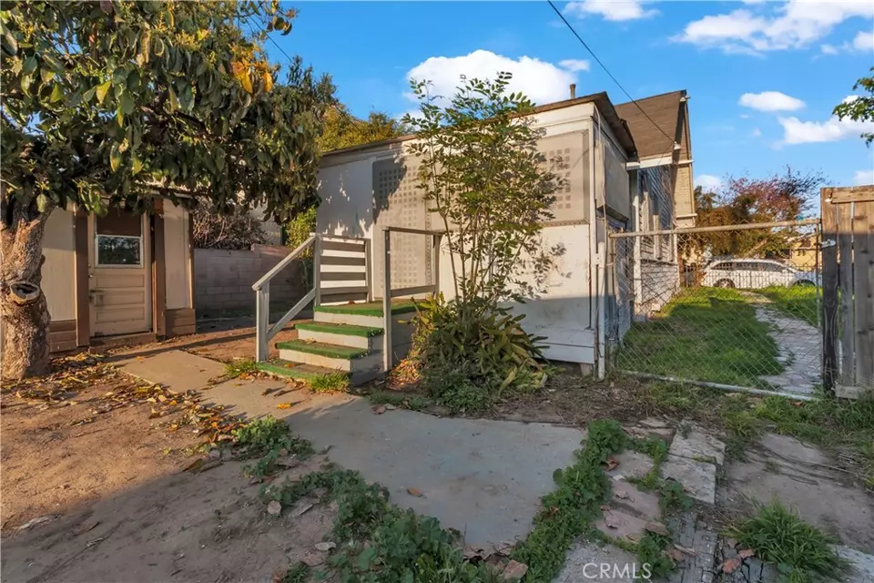 2355 Cerritos Ave, Signal Hill, CA 90755 | 38 Photos - Movoto