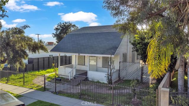 2355 Cerritos Ave, Signal Hill, CA 90755 | 38 Photos - Movoto