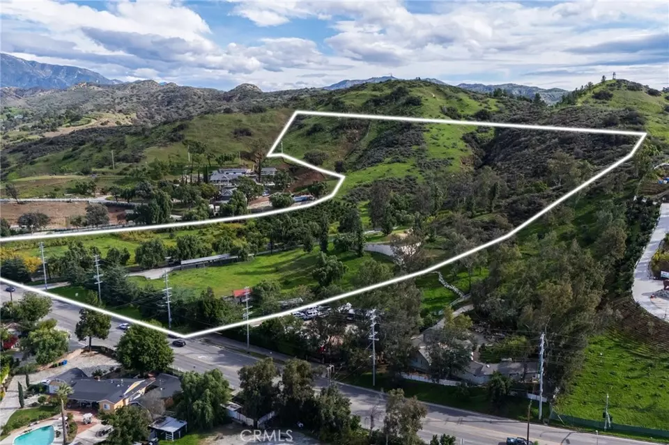 9528 N Sunland Blvd, Shadow Hills, CA 91040 | MLS# GD25243706 | 17 ...