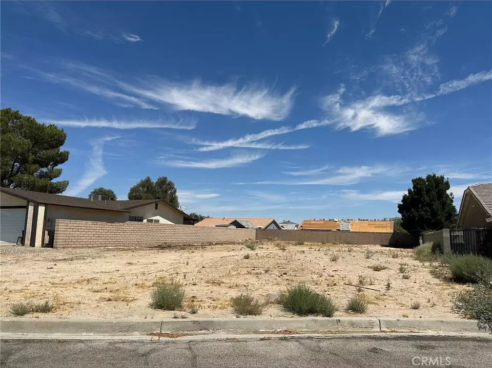 14794 Aberdeen Ln, Helendale, CA 92342 | 15 Photos - Movoto