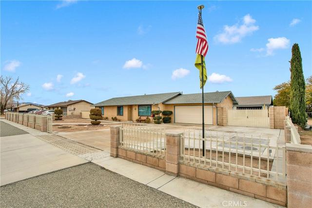 12778 Navajo Rd, Apple Valley, CA 92308 | 56 Photos - Movoto