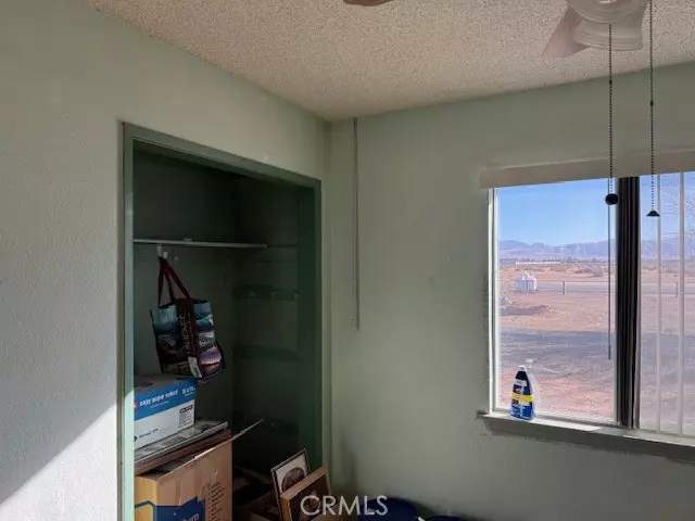 22696 Standing Rock Ave, Apple Valley, CA 92307 | MLS# HD24244305 | 8 ...