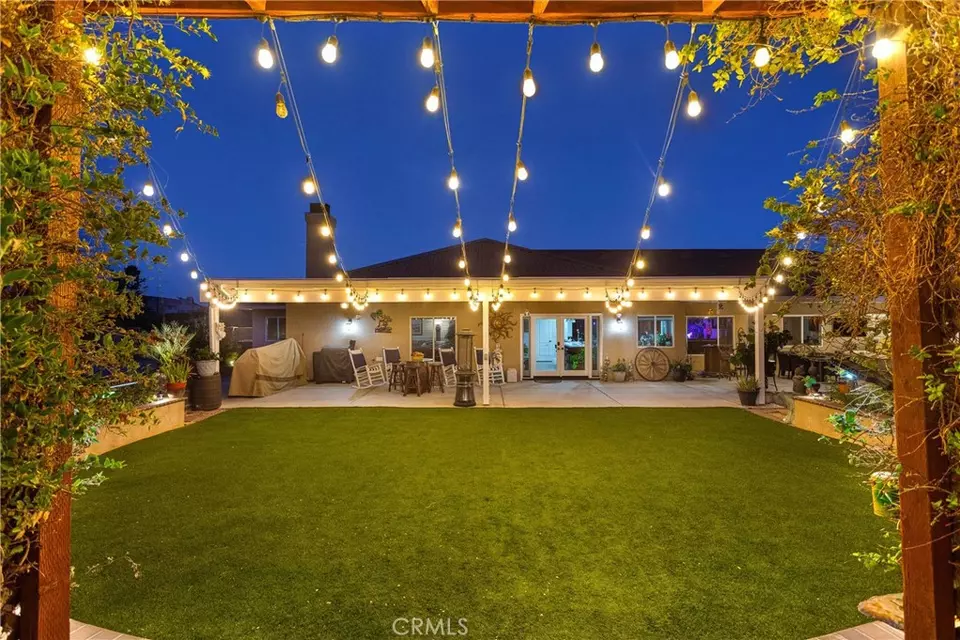 19420 Red Feather Rd, Apple Valley, CA 92307 | MLS# HD25139231 | 65 ...