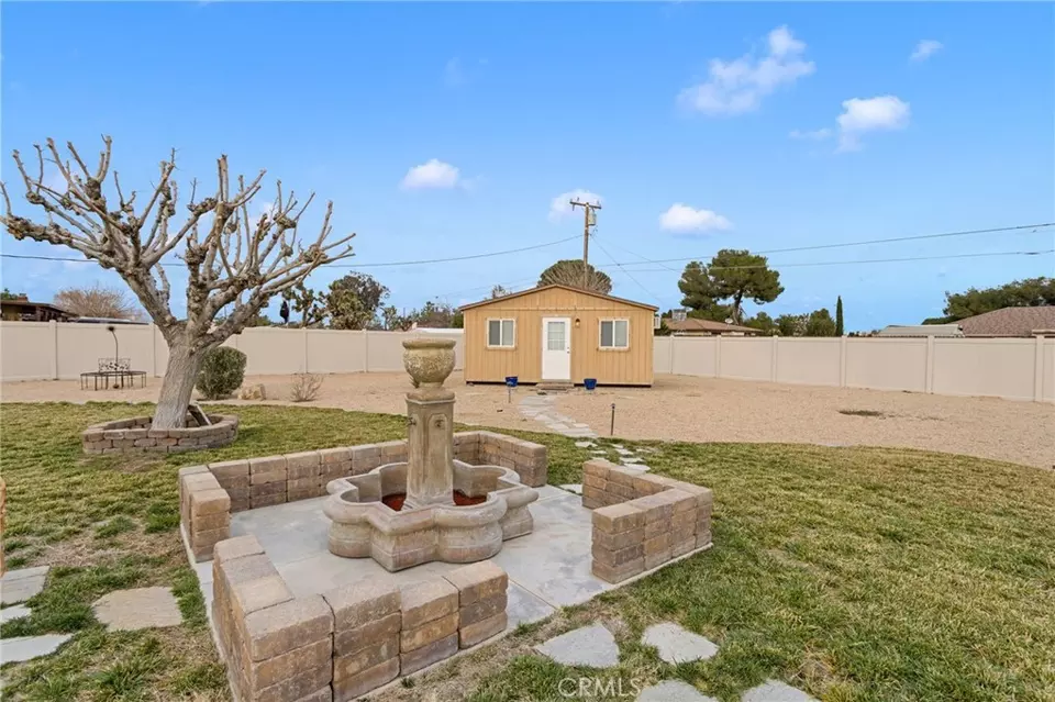 20360 Ituma, Apple Valley, CA 92308 | MLS# HD26016772 | 66 Photos - Movoto