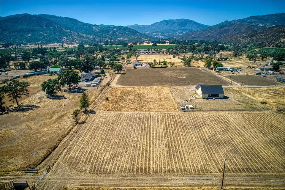 20781 Santa Clara Ave, Middletown, CA 95461 | MLS# LC25037102 | 12 ...