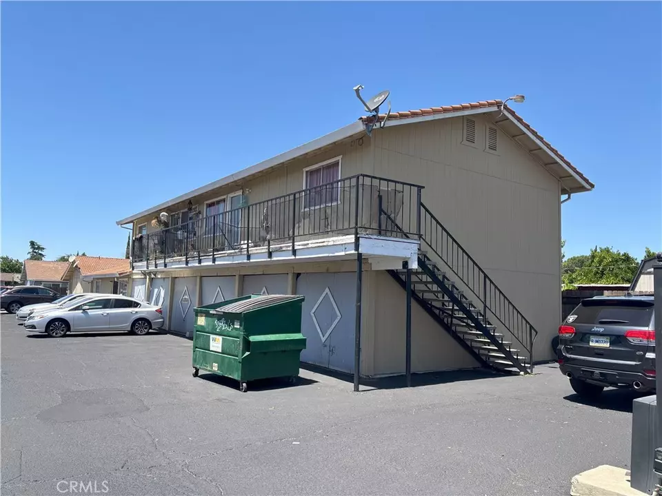 6777 California St, Winton, CA 95388 | MLS# MC25038035 | 6 Photos - Movoto