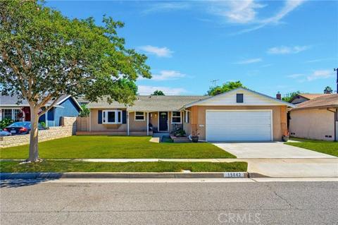 15842 Tullow Ln, Huntington Beach, CA 92647 | 16 Photos | MLS # ...
