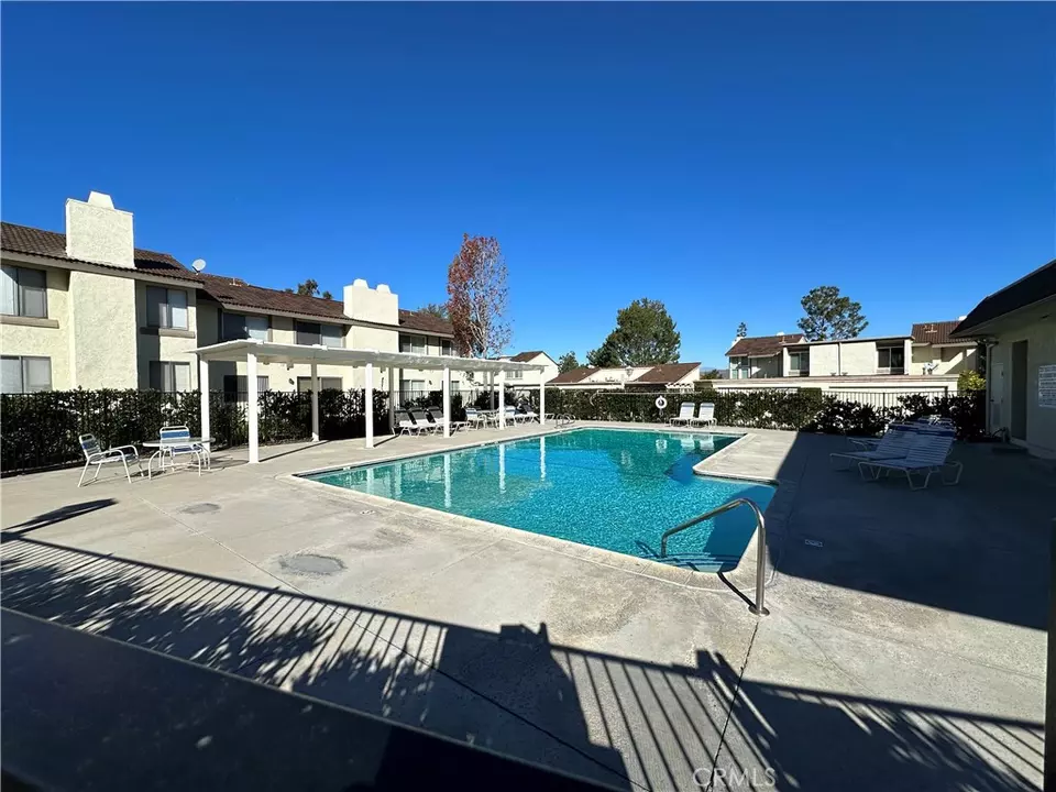 5576 E Vista Del Rio, Anaheim, CA 92807 | 17 Photos - Movoto