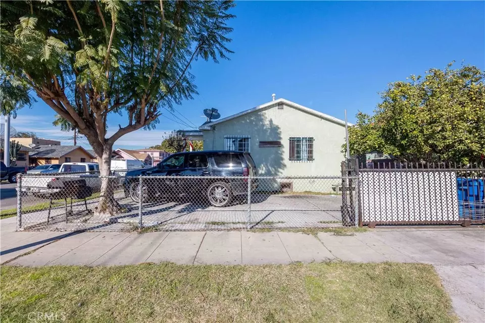 6114 Wall St, Los Angeles, CA 90003 | 10 Photos - Movoto