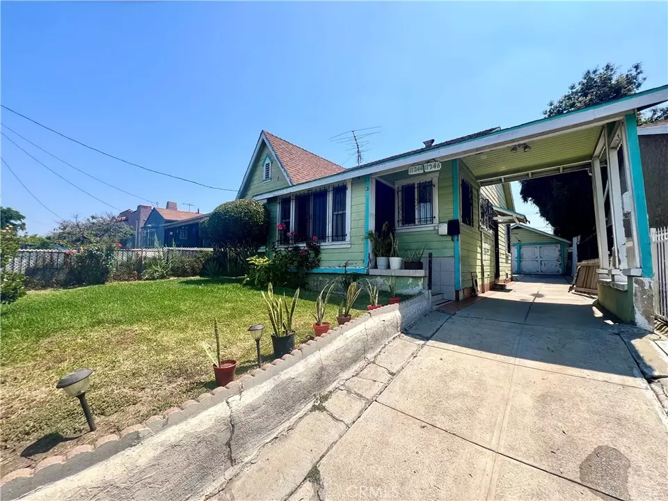11244 Berendo Ave, Los Angeles, CA 90044 | 12 Photos - Movoto