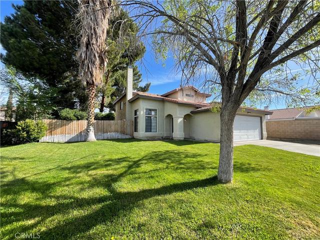 4573 Clear Springs Ave, Palmdale, CA 93552 | MLS# OC25081556 | 28 ...