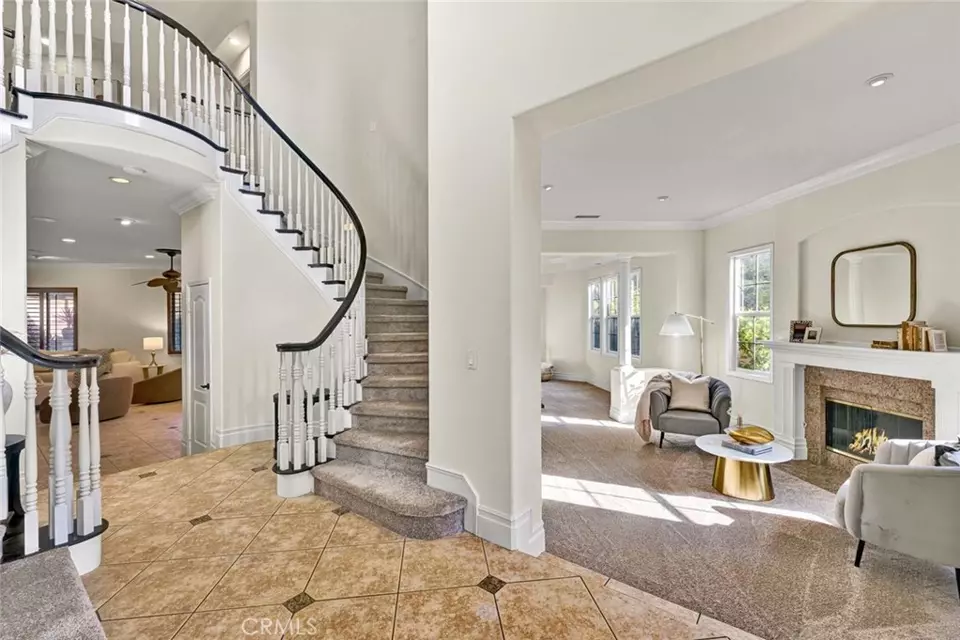 23242 Castle Rock, Mission Viejo, CA 92692 | MLS# OC25259455 | 44 ...
