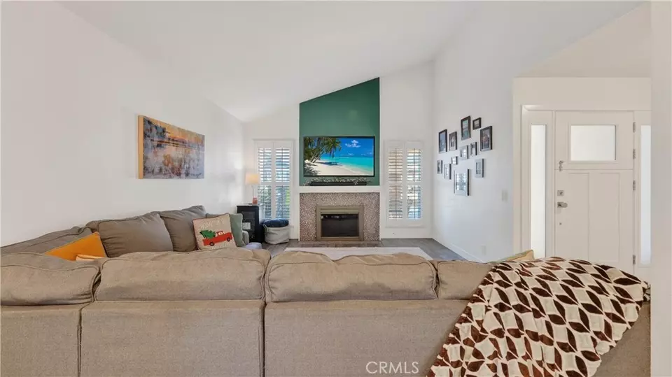 20972 Calle Celeste, Lake Forest, CA 92630 | MLS# OC25266286 | 53 ...