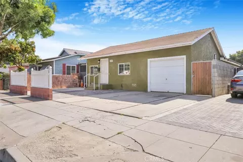 5885 Brayton Ave, Long Beach, CA 90805 | MLS# DW25079300 | 20 Photos ...