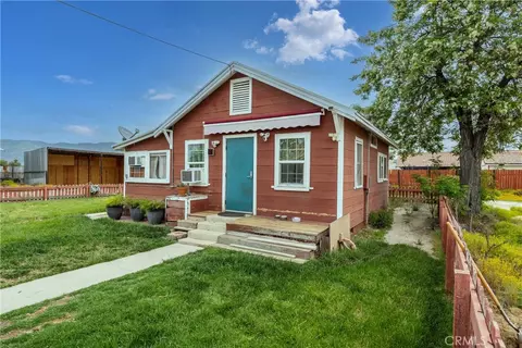 1014 N Palm Ave, Hemet, CA 92543 | 13 Photos - Movoto