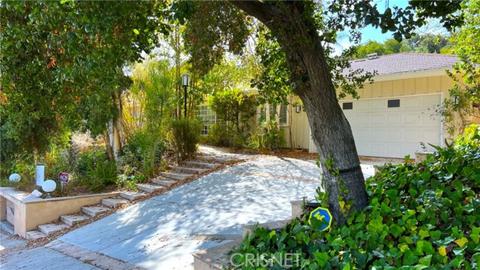 17040 Mooncrest Dr, Encino, CA 91436 | 9 Photos | MLS #SR22223288 - Movoto