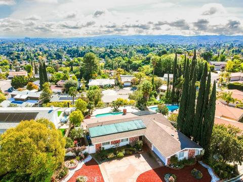 5926 Rod Ave, Woodland Hills, CA 91367 | 28 Photos | MLS #SR23043324 ...